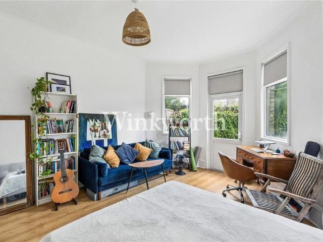 Studio to rent