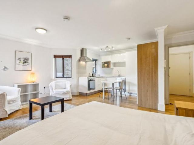 Studio to rent