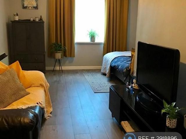 Studio to rent