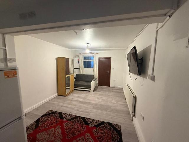 Studio to rent