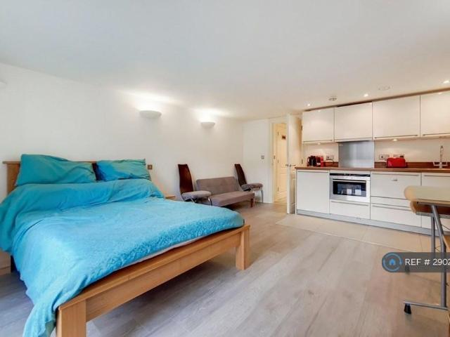 Studio to rent