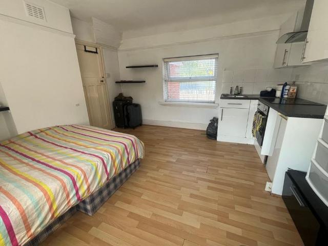Studio to rent
