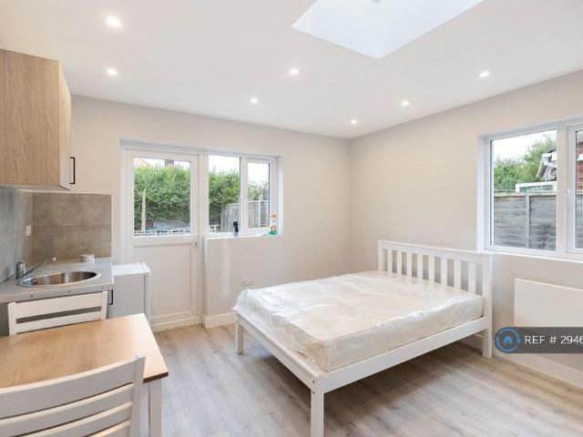 Studio to rent