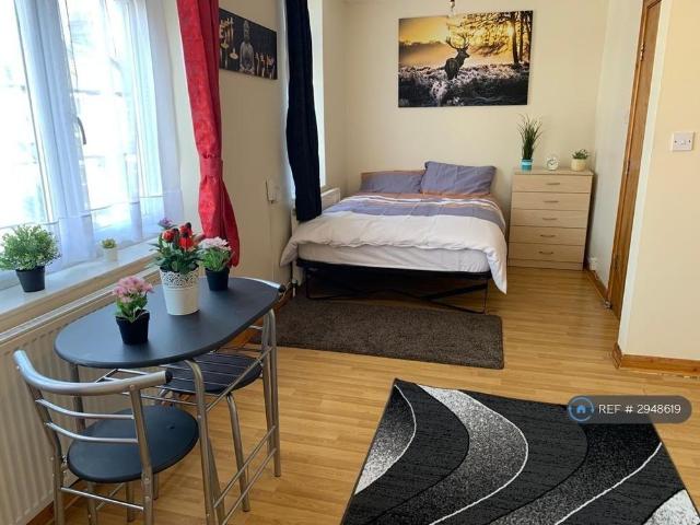 Studio to rent