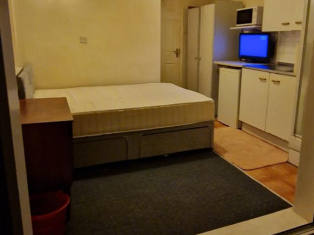 1 bedroom house share to rent