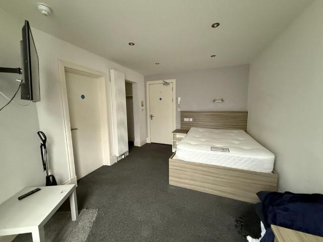 Studio to rent