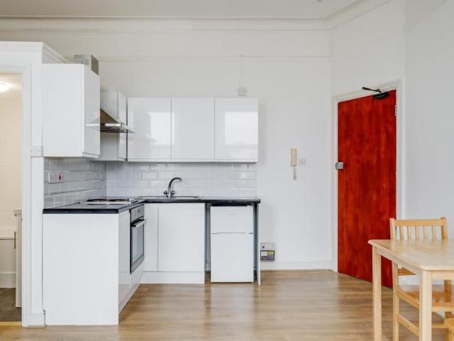 Studio to rent