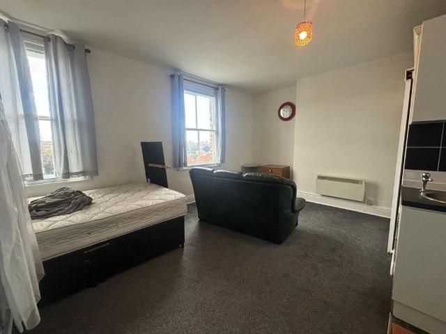Studio to rent
