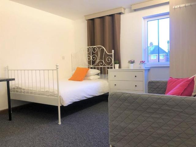 Studio to rent