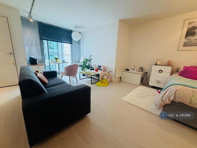 Studio to rent