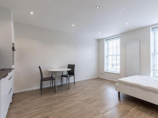 Studio to rent