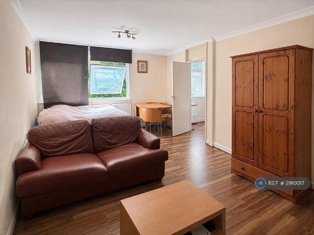Studio to rent