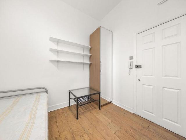 Studio to rent