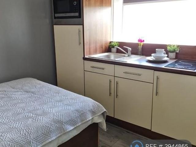 Studio to rent