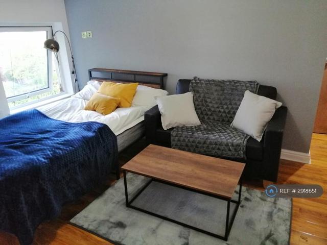 Studio to rent