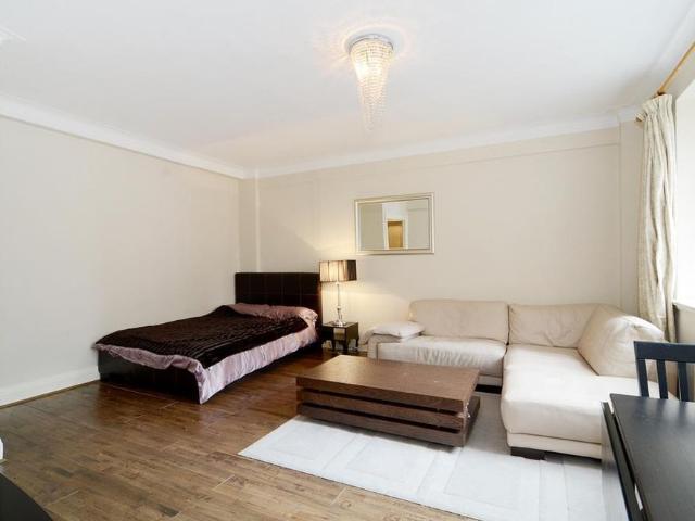 Studio to rent