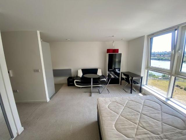 Studio to rent