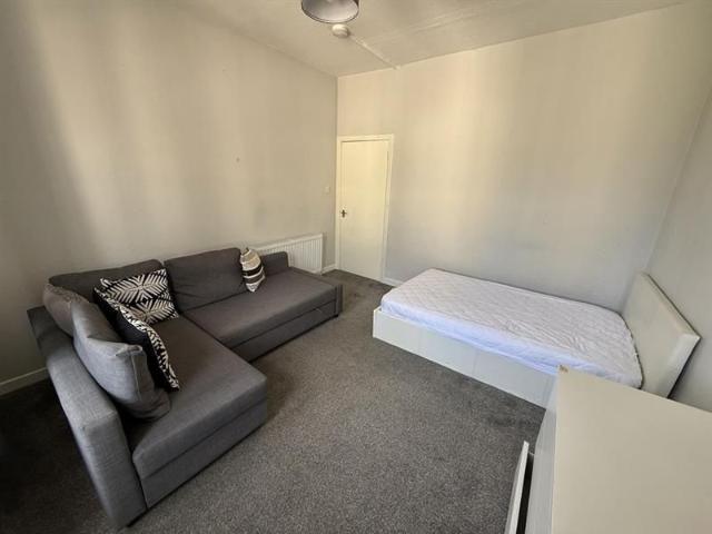 Studio to rent