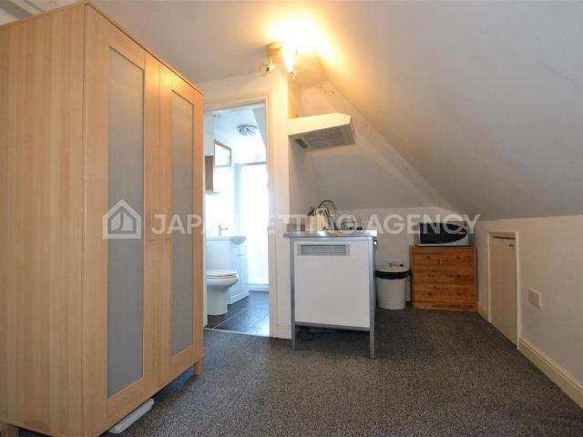 Studio to rent