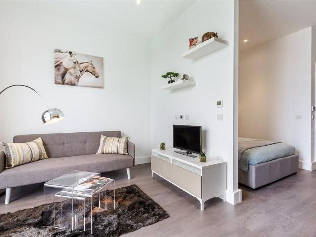 Studio to rent