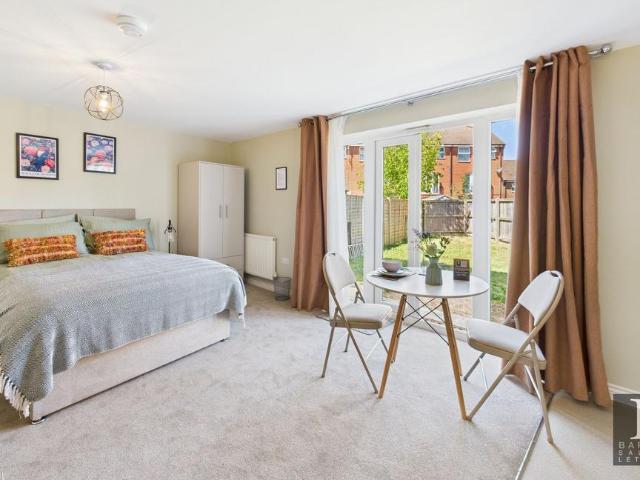 Studio to rent