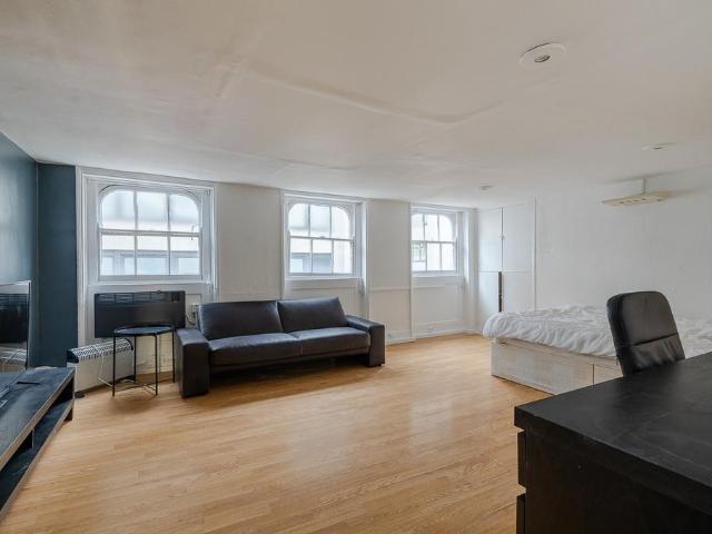 Studio to rent