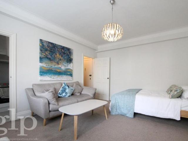 Studio to rent