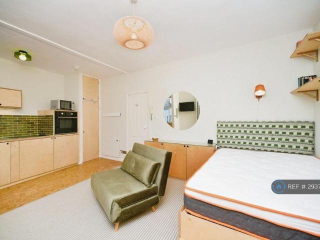 Studio to rent