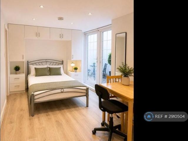 Studio to rent