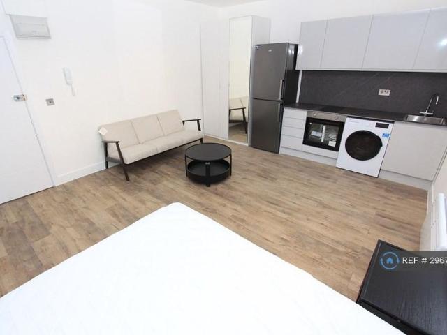 Studio to rent