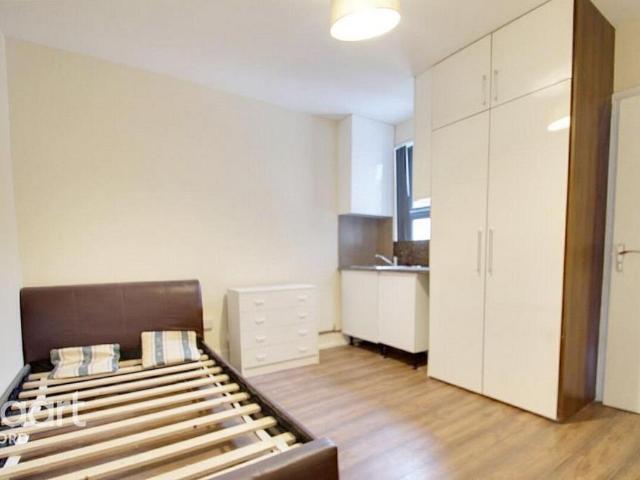 Studio to rent