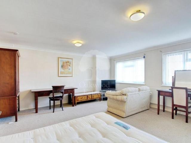 Studio to rent