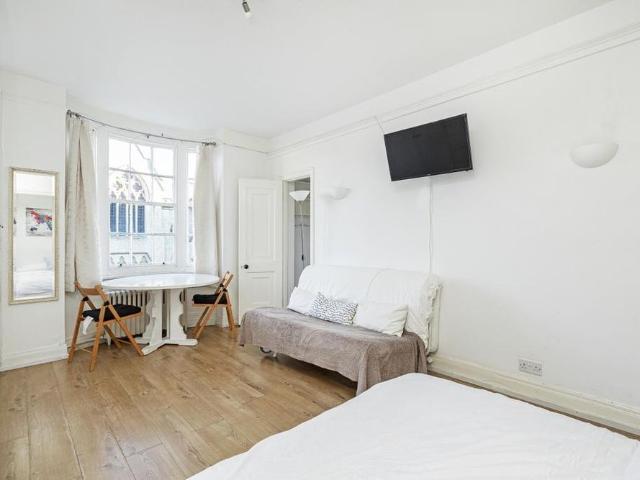 Studio to rent