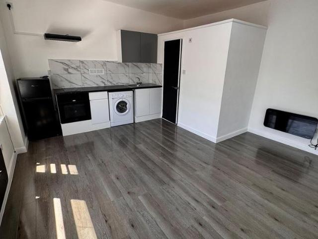 Studio to rent