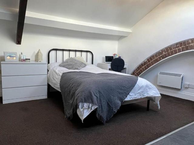 Studio to rent