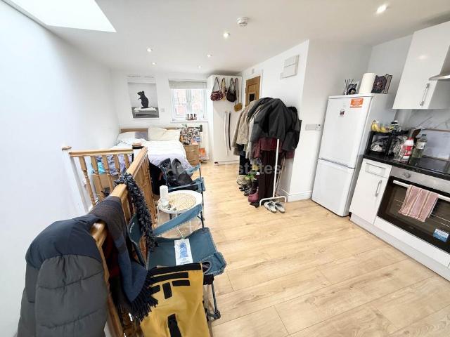 Studio to rent