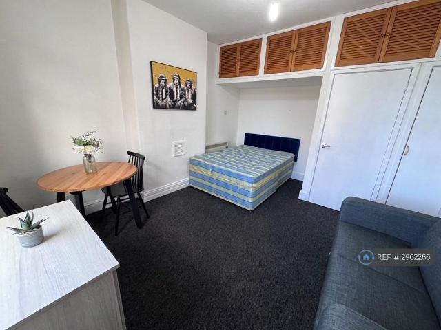 Studio to rent