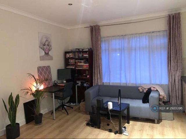Studio to rent