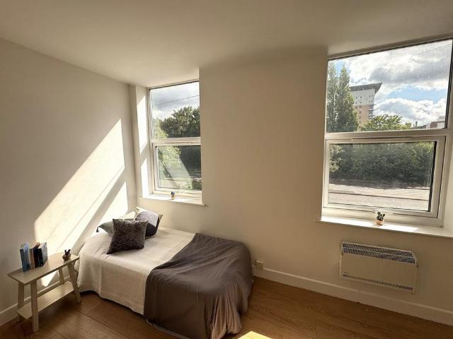Studio to rent
