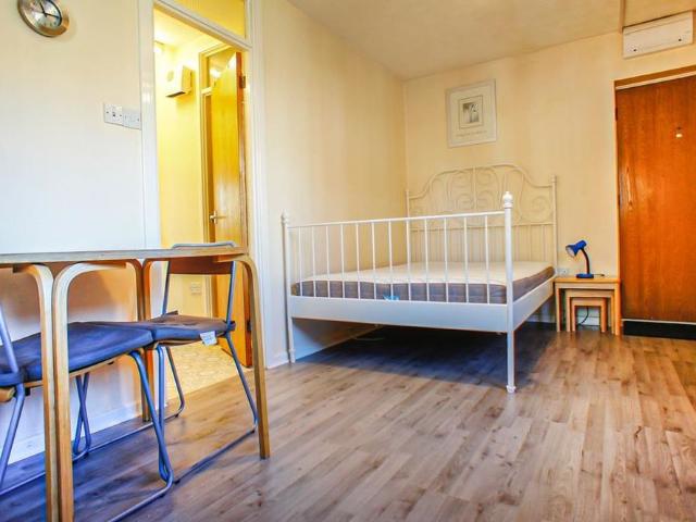 Studio to rent