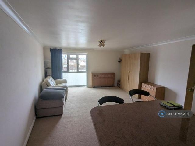 Studio to rent