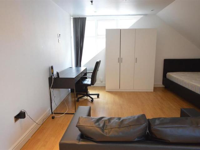 Studio to rent