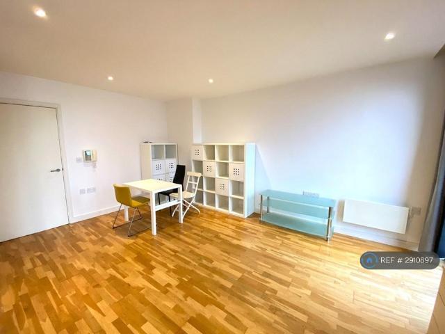 Studio to rent