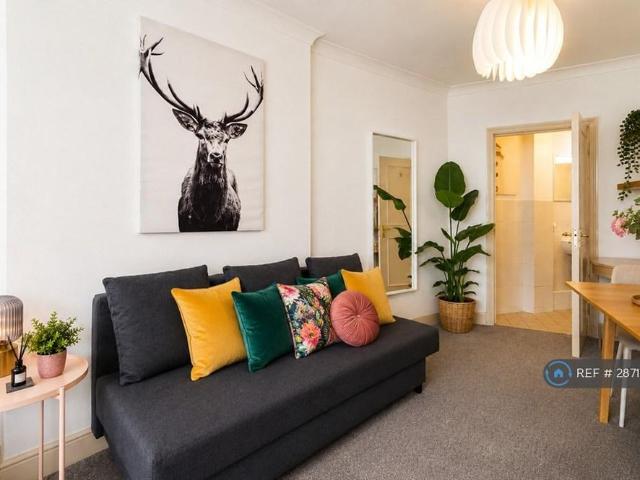 Studio to rent