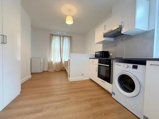 Studio to rent