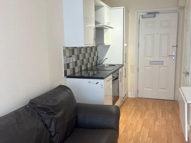 Studio to rent