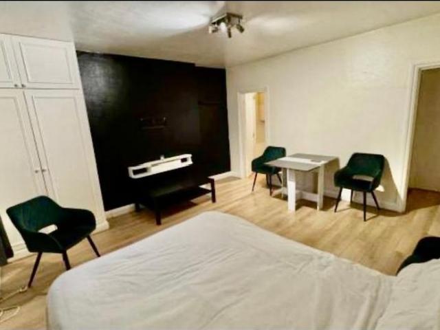 Studio to rent