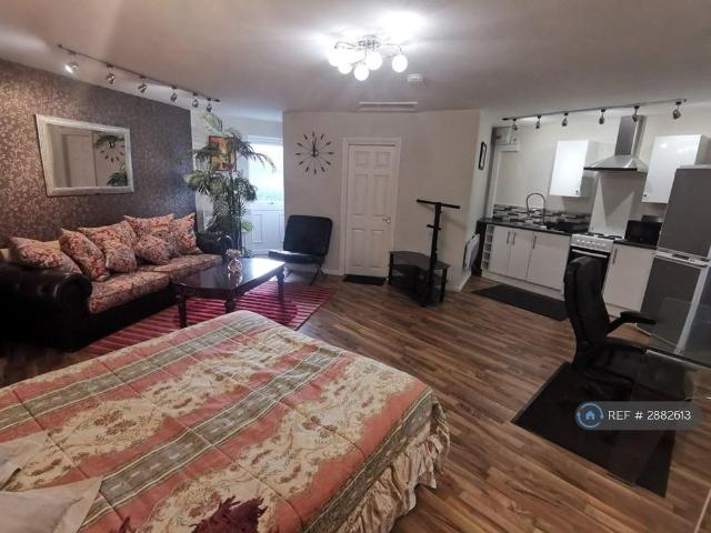 Studio to rent