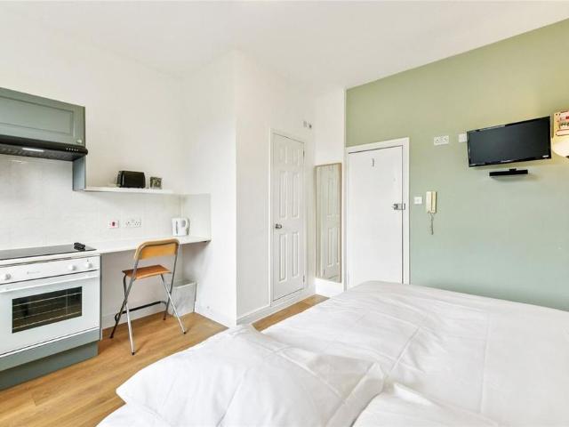 Studio to rent