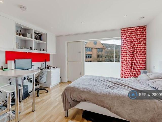 Studio to rent